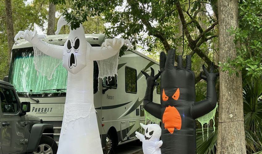 RV Halloween Decorations: 22 Festive and Frightening Ideas For Your ...